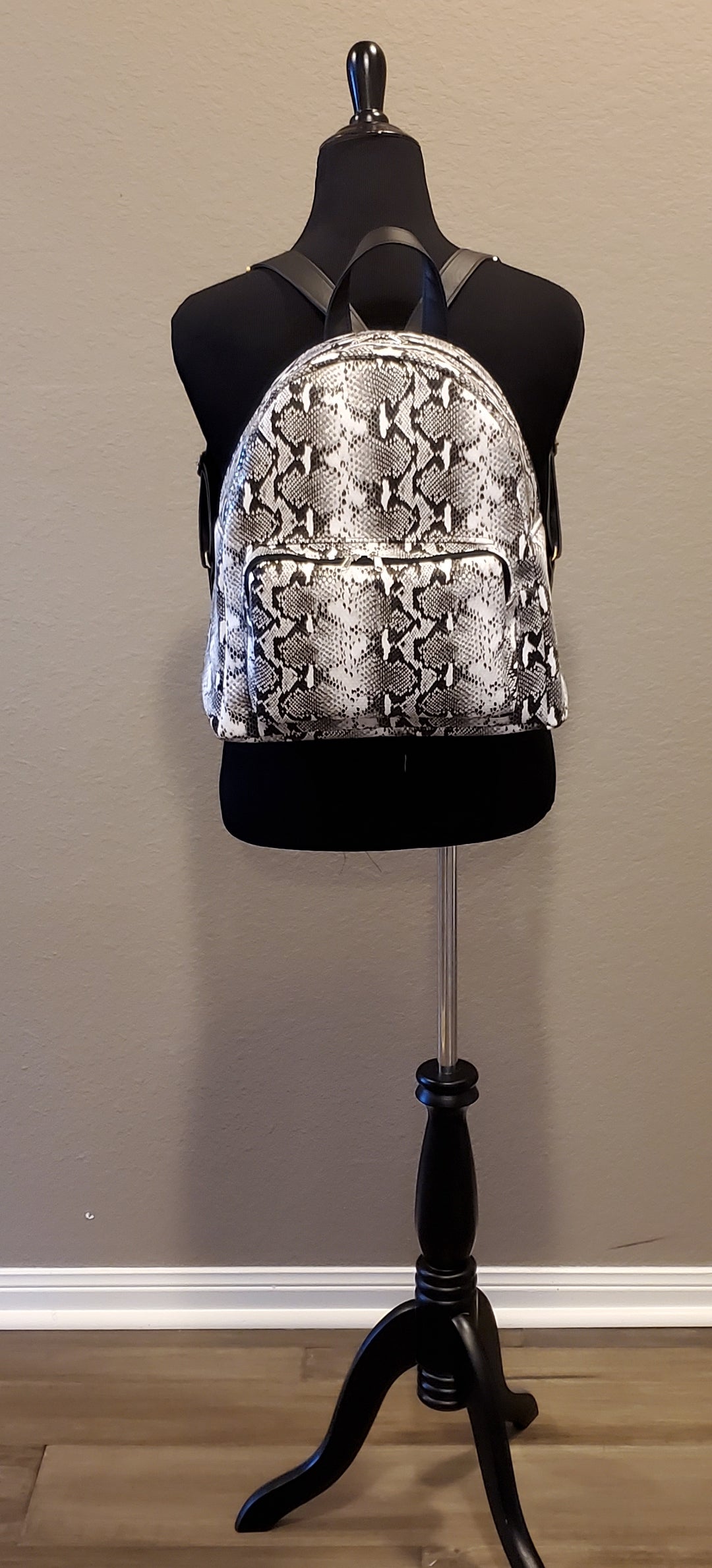 Lena Backpack Digital PDF Sewing Pattern – Sew Chic Handbags